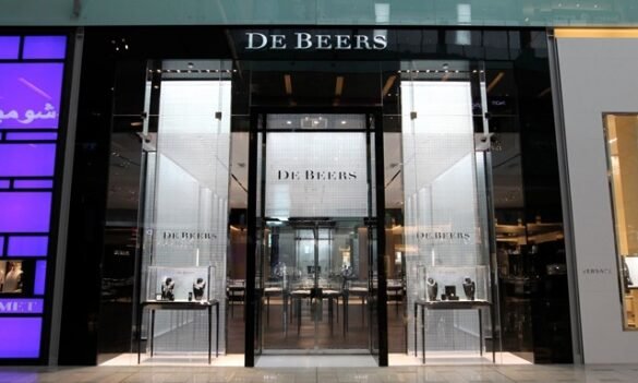 De Beers Unveils New Dubai Flagship with Rare Diamond Masterpieces ...